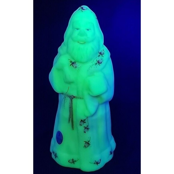 Fenton | Accents | Vtg Fenton Burmese Glass Old World Santa Hand ...